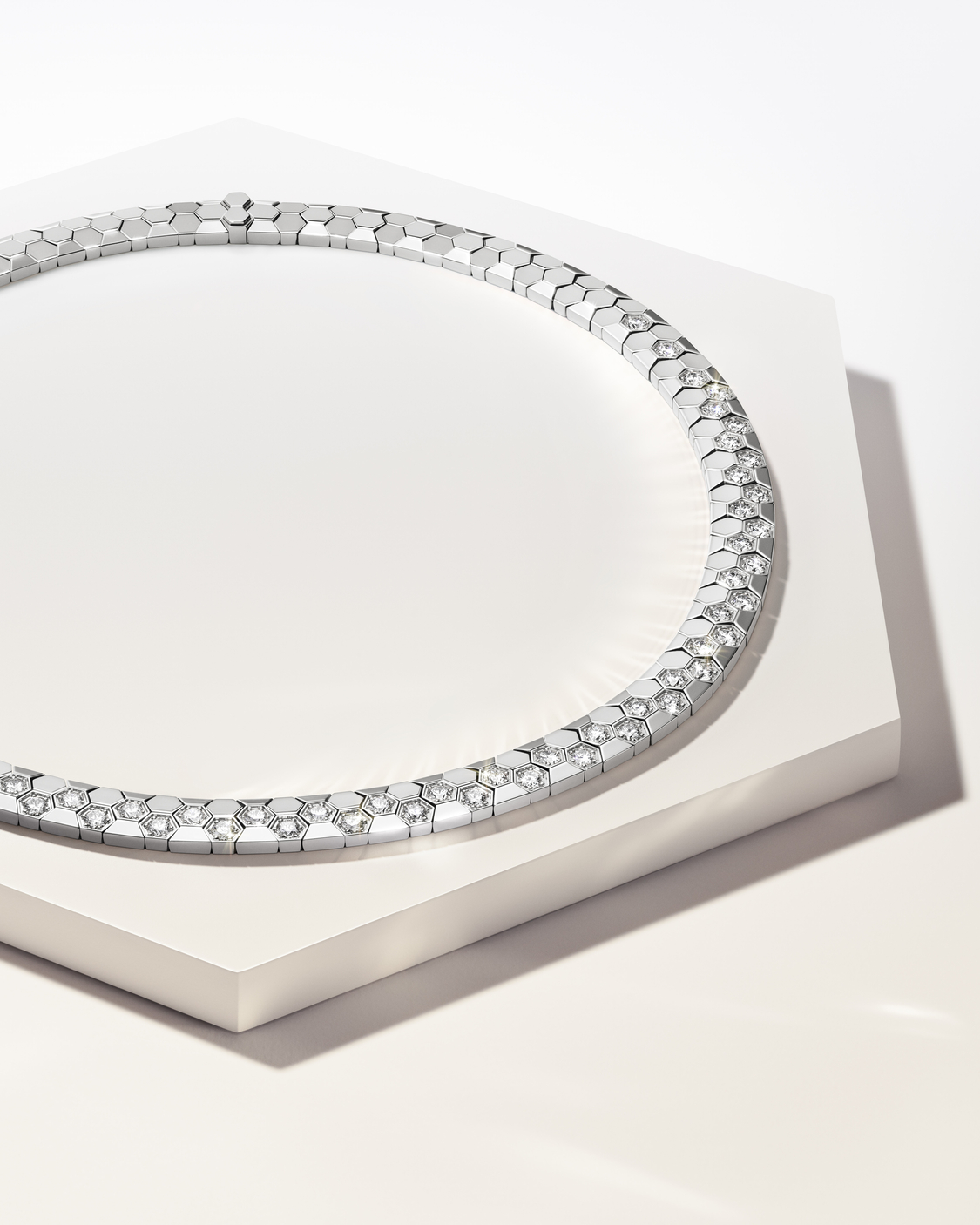 Chaumet Bee de Chaumet 2025: A Dazzling Display Of Exquisite Artistry